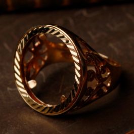 Pre-Owned Vintage 1977 9ct Gold Full Sovereign Coin Ring Mount